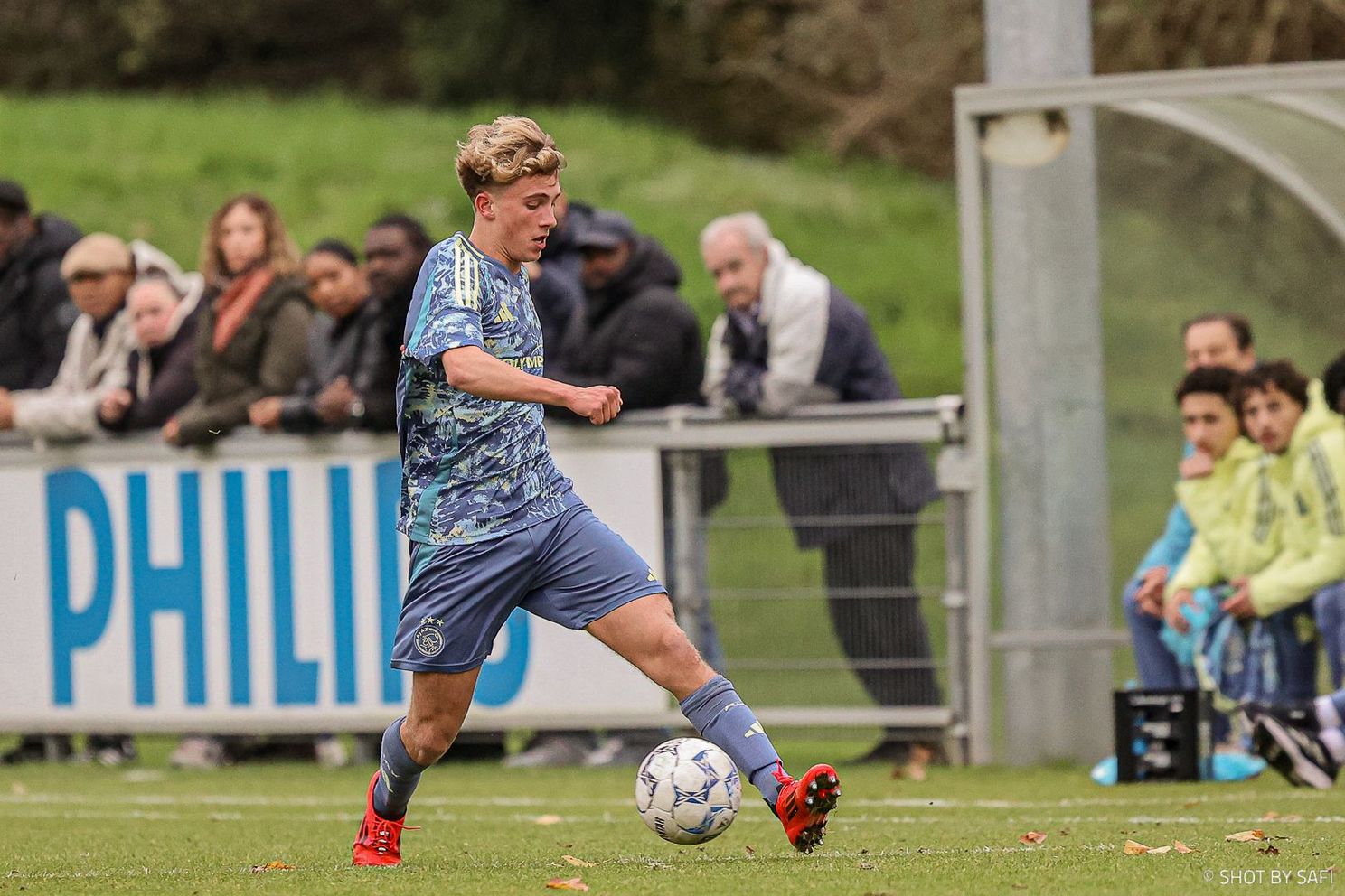 Ajax O17-talenten al vroeg zelfkritisch: 'Communicatie is heel belangrijk'