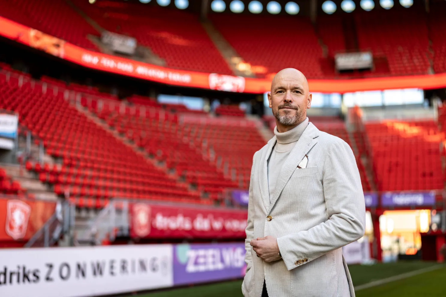Ten Hag heeft geregeld contact met Weghorst: 'Zou hem graag bij FC ...