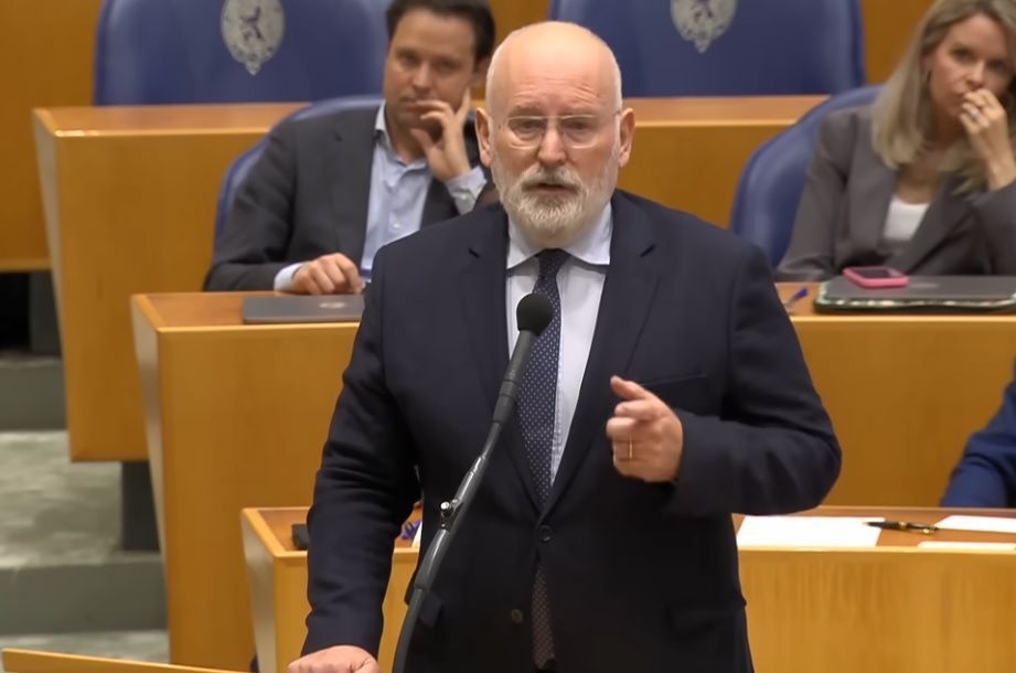 Waarom Frans Timmermans maar bleef eten en uiteindelijk te dik werd ...