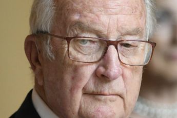 Koning Albert (89) moet langer in het ziekenhuis blijven: dit is er aan ...