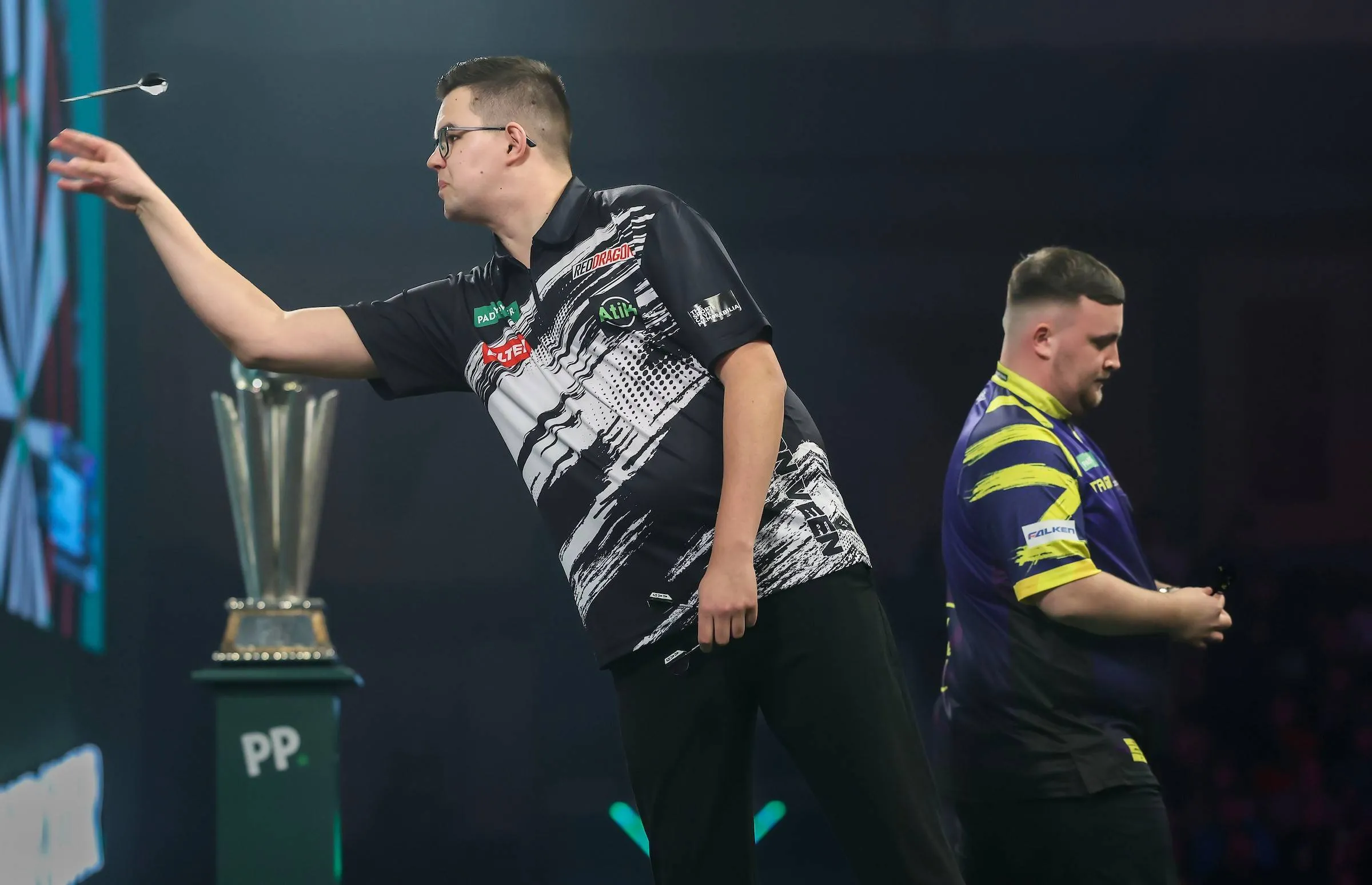 Littler pakt na tweede wereldtitel ook Ballon d’Art in Alexandra Palace