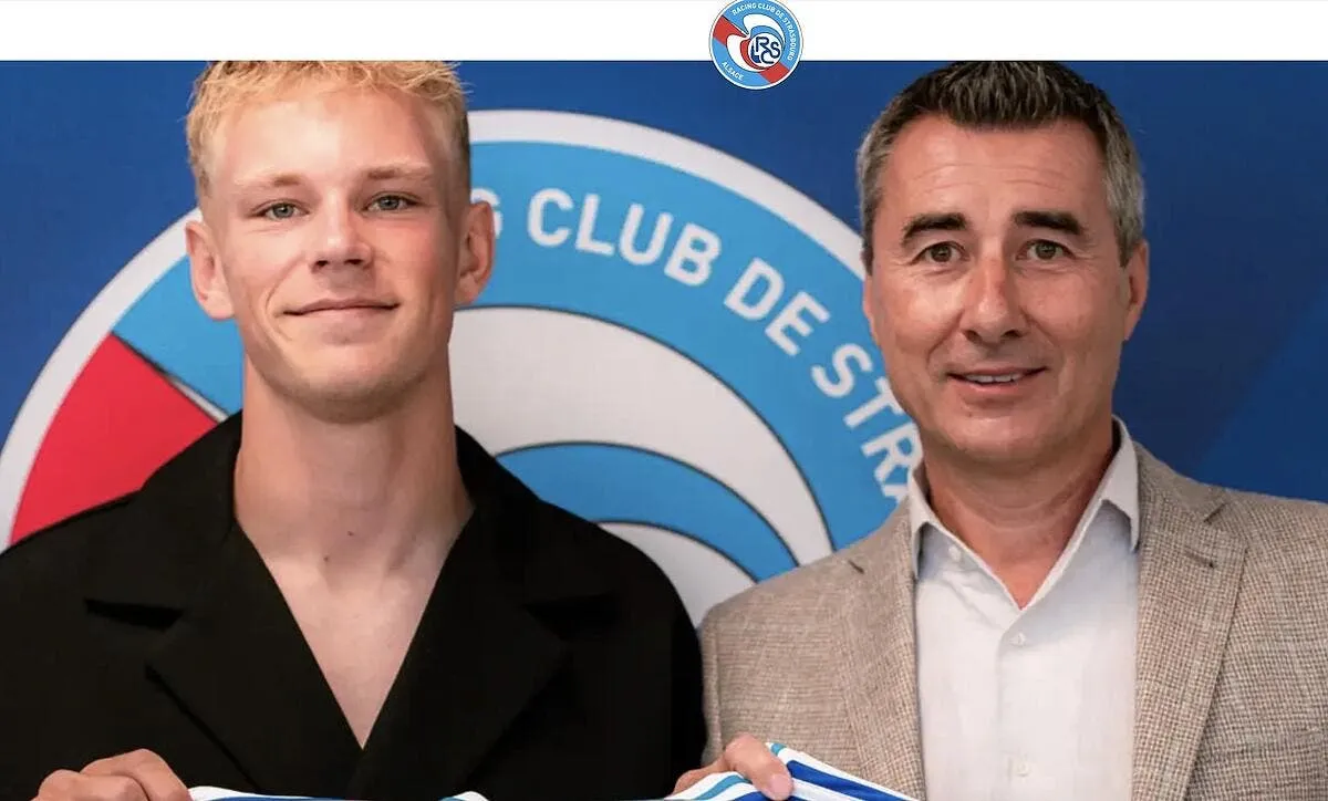 l'equipe de football de Strasbourg - RCSA