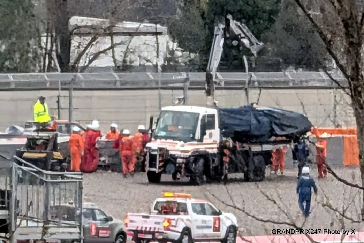 McLaren make 2026 Formula 1 track debut with MCL40 on Day 3 of ...