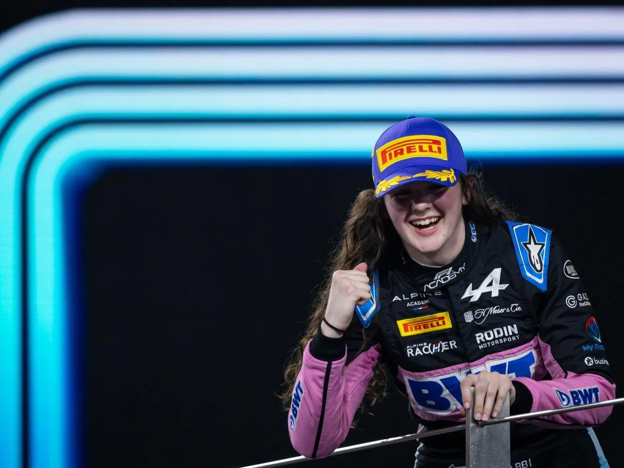Abbi Pulling entra nella storia diventando la prima donna a vincere in GB3