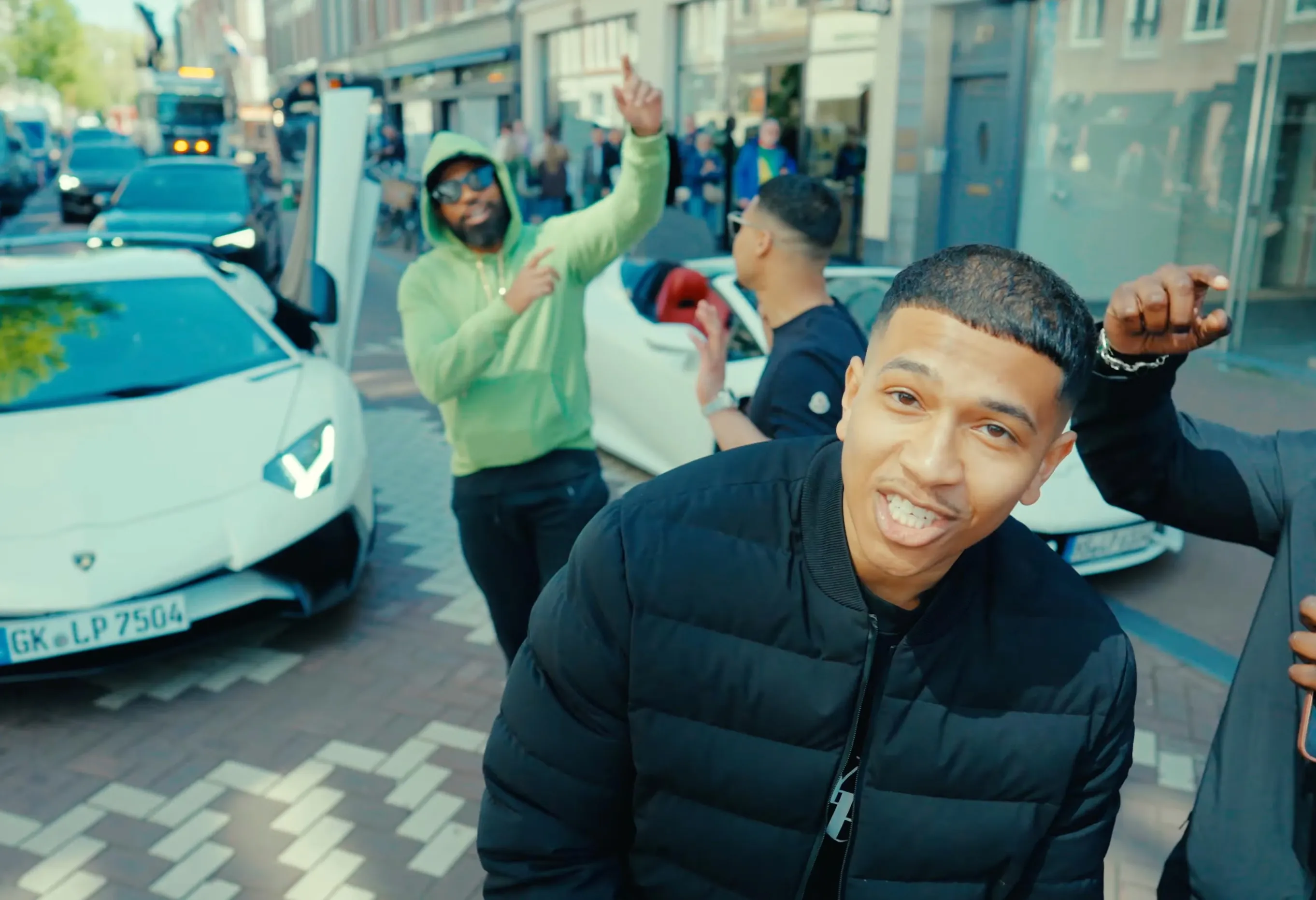 Mensa, 3robi en SRNO droppen video voor virale track 'Sensa'