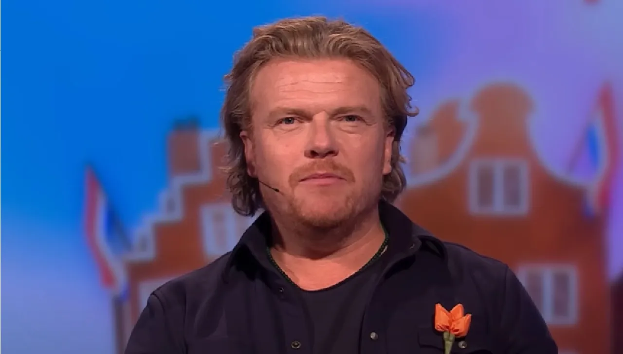 Bastiaan Ragas valt van grote hoogte naar beneden en wordt afgevoerd