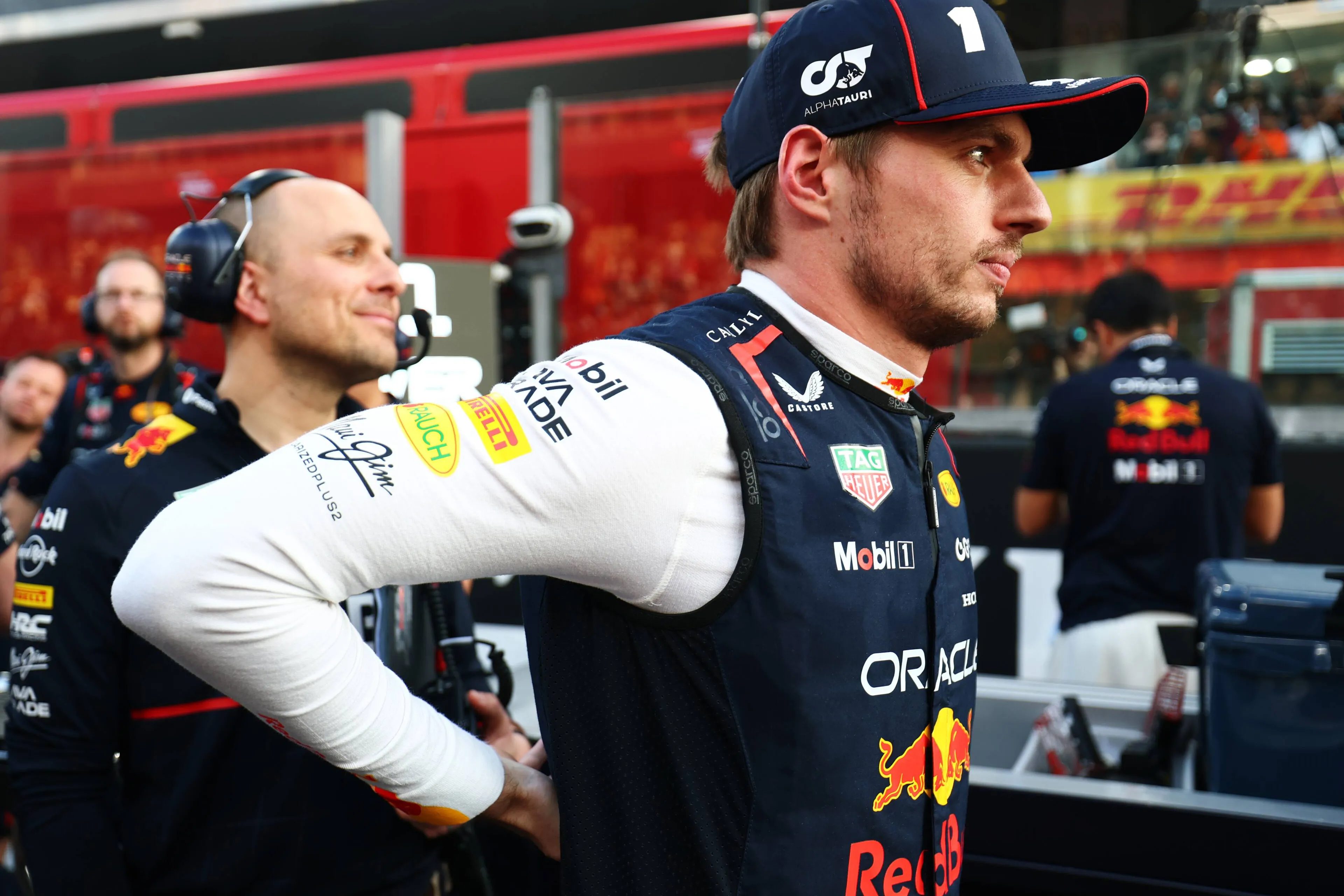 Hadjar spreekt bewondering voor Verstappen uit: 'Daarom vind ik hem zo ...