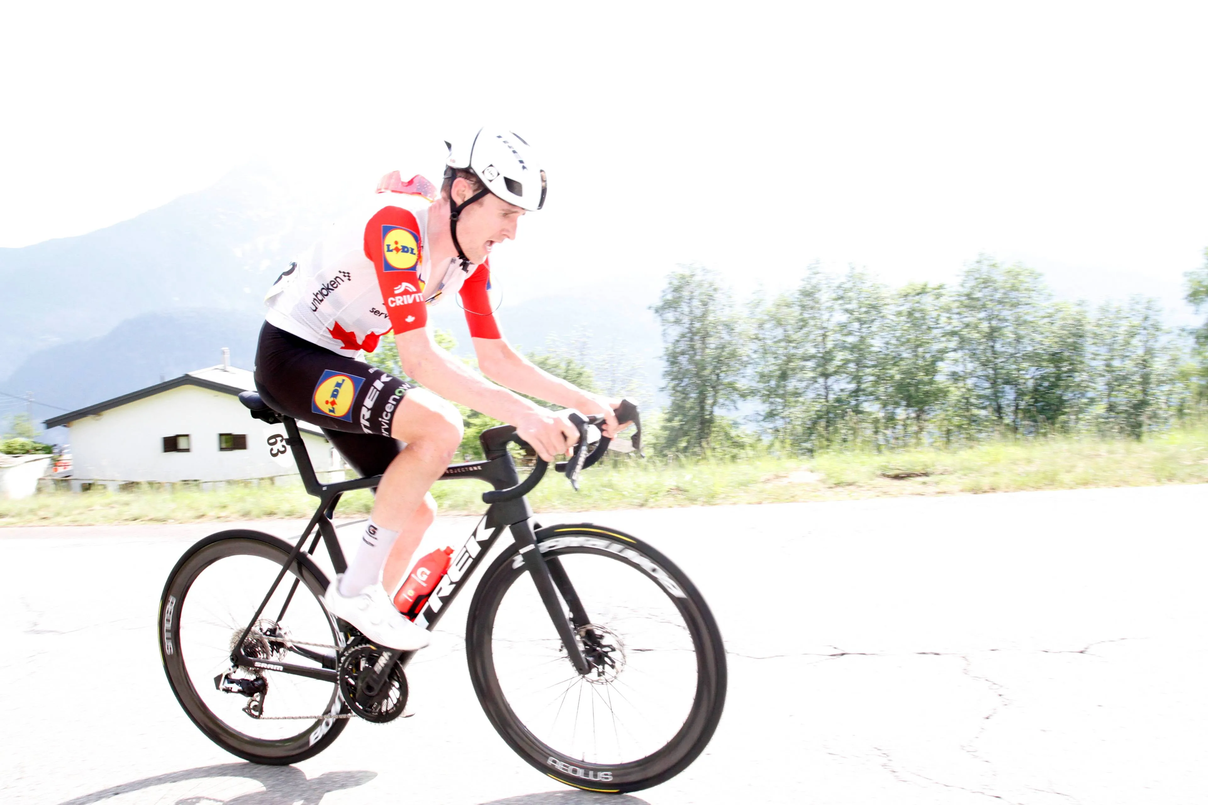 Gee-West vindt podiumstrijd Giro met Arensman onrealistisch