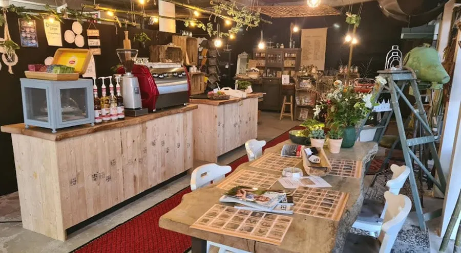 Gratis koelkastmagneet met de Skyline van Dongen bij Dongense Dingen