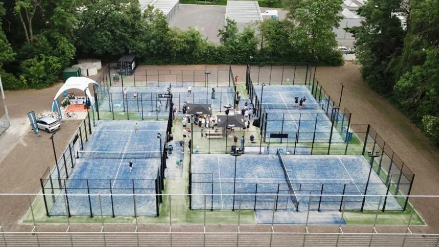 Outdoor banen LibertyPadel officieel geopend