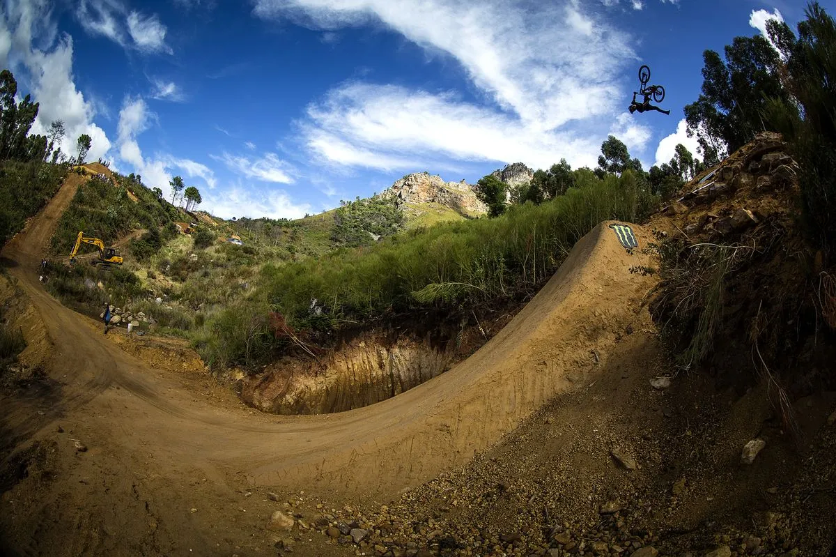 Waarom Darkfest het vetste mountainbike event ter wereld is