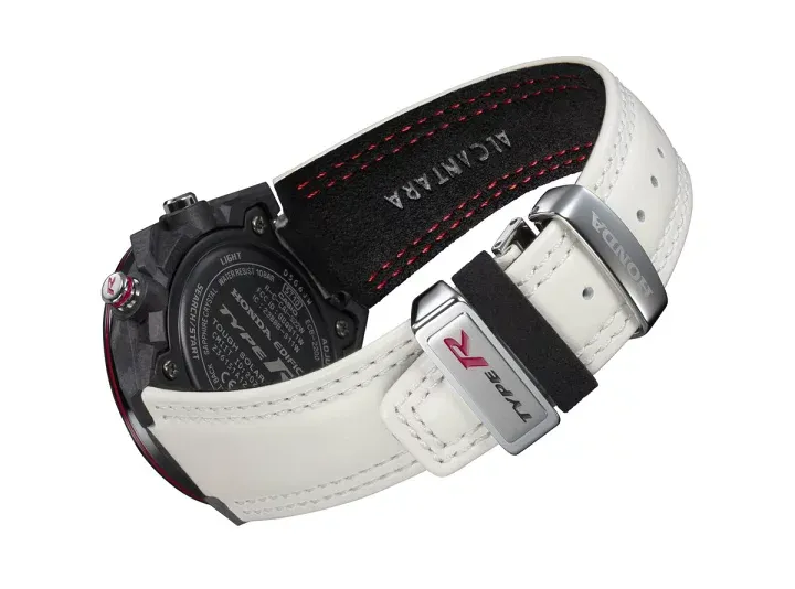 Vier de passie van hoogwaardige motorsport met dit Casio Type-R horloge