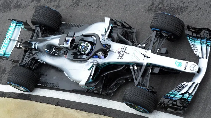Mercedes WO9 is de F1-bolide die Lewis Hamilton zijn vijfde wereldtitel ...