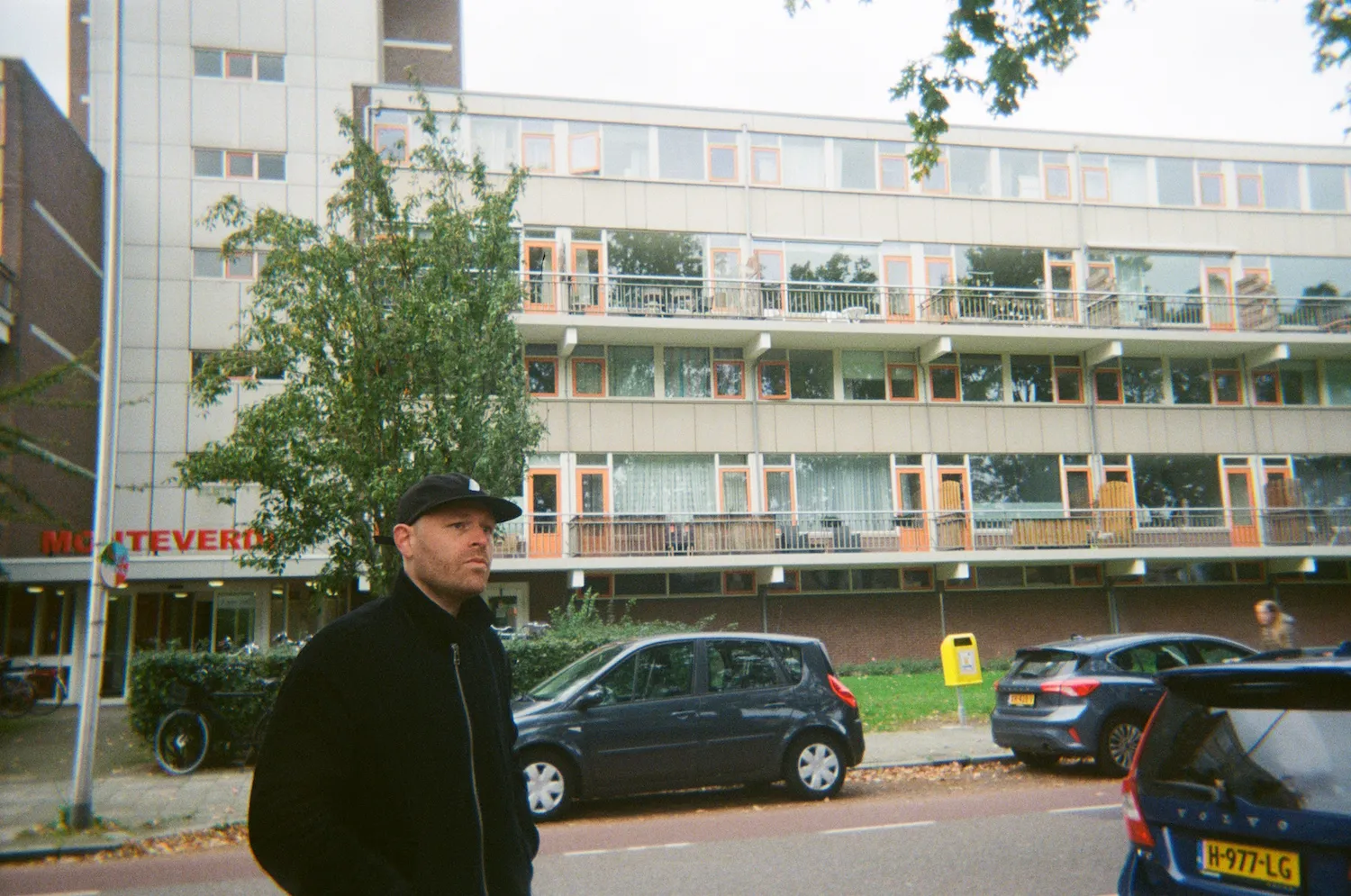 Q&A met hiphop legend Sticks over het vaderschap, de dood en Polestar