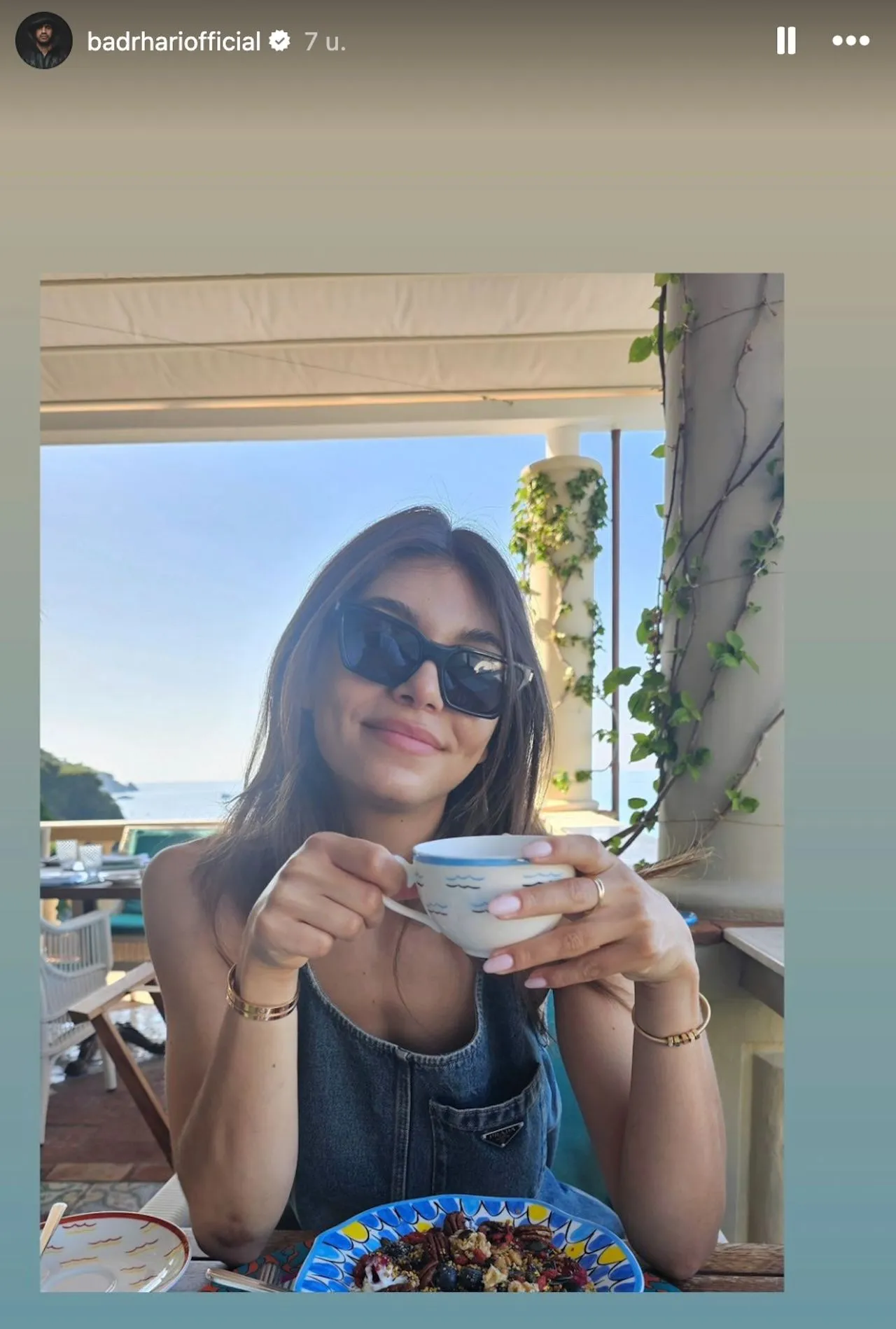 Badr Hari gespot tijdens date met 14 jaar jongere minnares