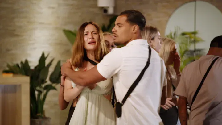 EOTB-deelnemers verassen fans en blijken nieuw koppel: "Maxim en ...