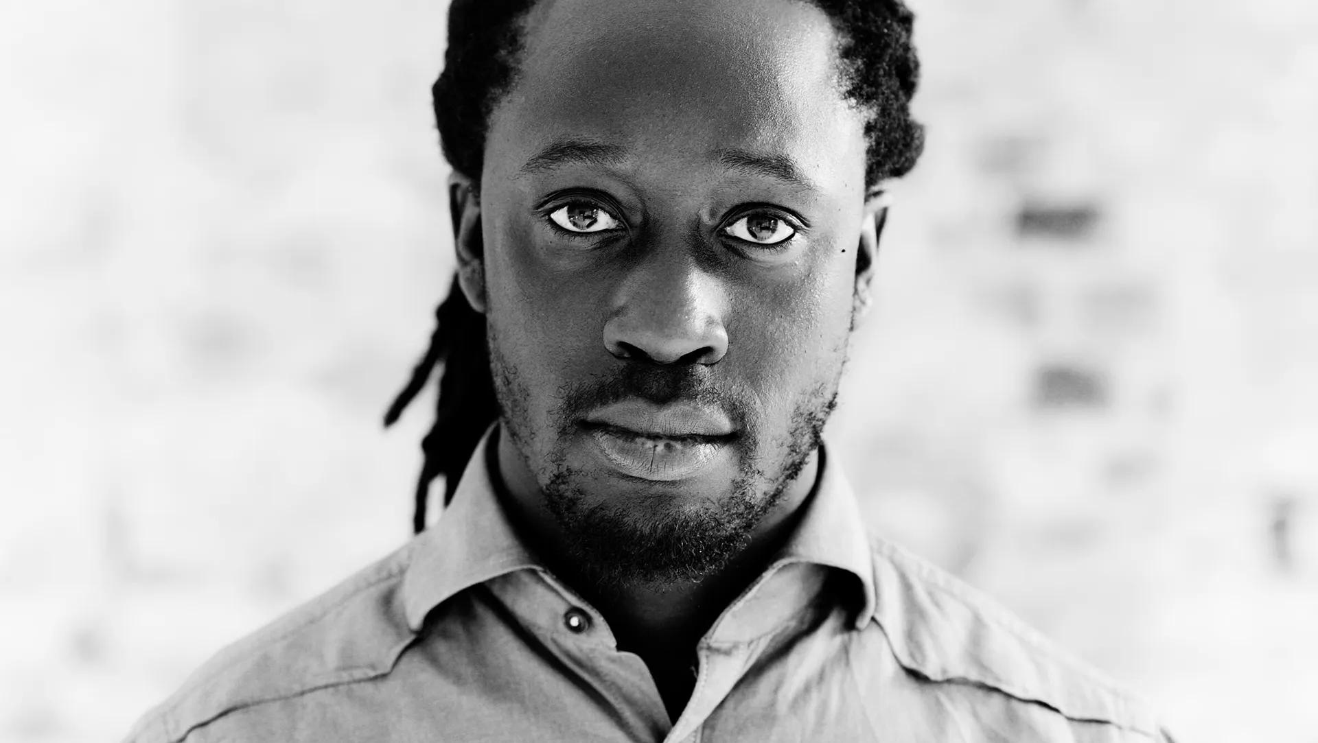 Akwasi maakte 30 nieuwe tracks tijdens zijn maand in Ghana