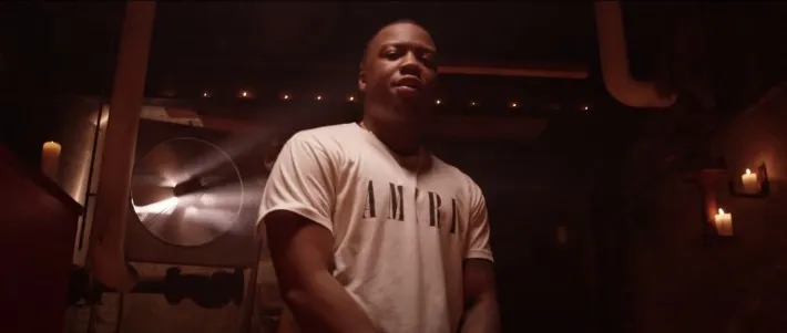 KM zet eigen label op