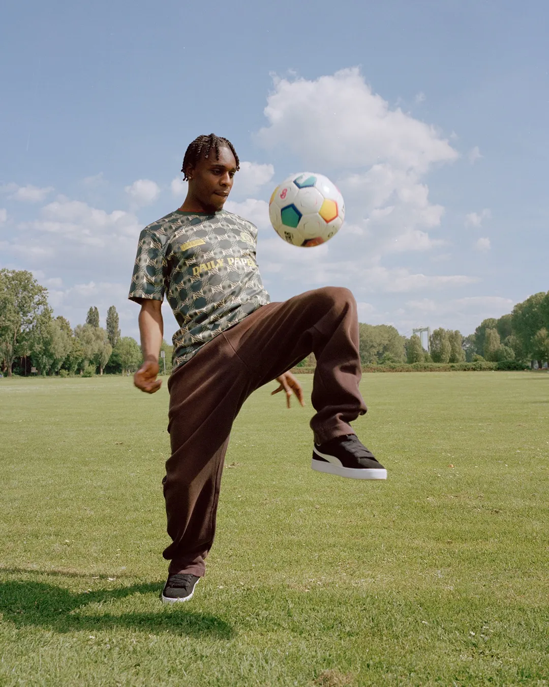 Daily Paper strikt Jeremie Frimpong voor lancering shirts in ...