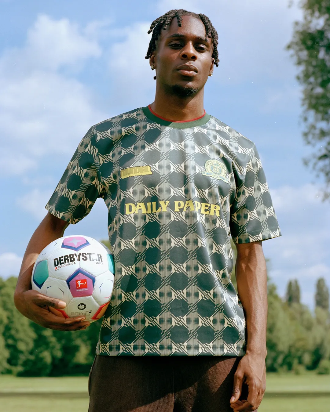 Daily Paper strikt Jeremie Frimpong voor lancering shirts in ...