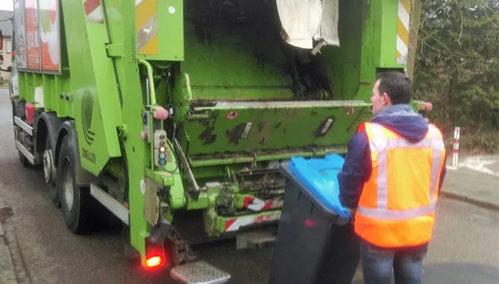 Oud papier ophalen voor en door Harmonie Unisono Velp