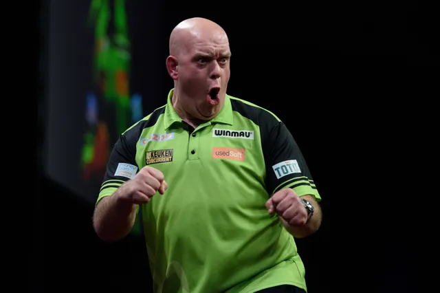 Van Gerwen celebrates nine years of marriage to his wife Daphne