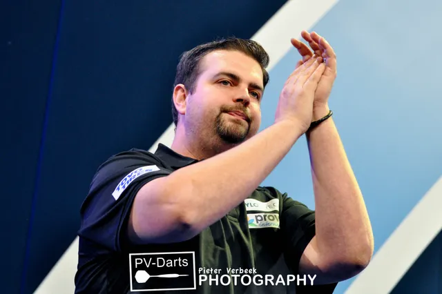 Preisgeld der Darts WM 2024: Teilnehmer können sich 2.500.000 Pfund ...