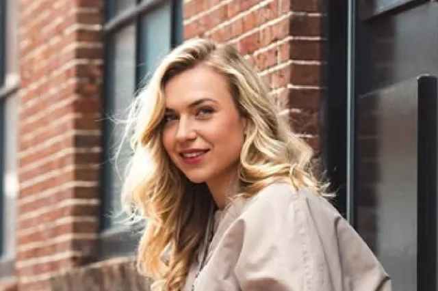 Joy Beune laat volgers schrikken met pasgeboren baby in haar armen (foto)