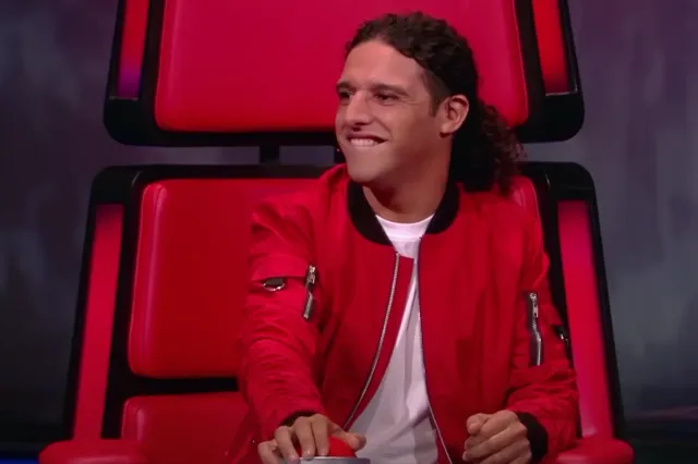 Terwijl Ali B wacht op uitspraak in zedenzaak spot fan hem in ...