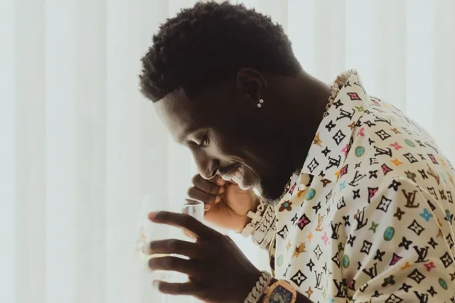 Frenna neemt je mee langs zeven albums in de indrukwekkende trailer van ...