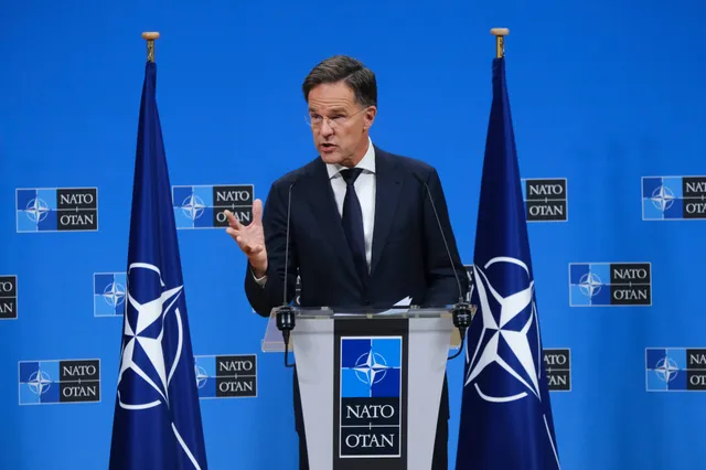 Telegraaf prijst Rutte’s Trump-slijm | DDS