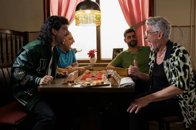 Familie Van Kampen keert terug: Prime Video deelt hilarische trailer ...