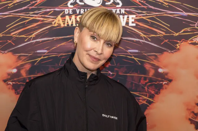 Anouk heeft 'liefdevol en openhartig gesprek' met transvrouw ...