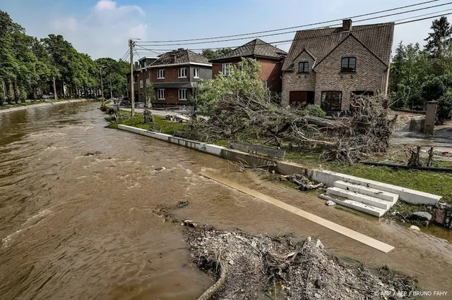 Hondeweer op komst, Weeronline waarschuwt voor wateroverlast: 'Rivieren ...