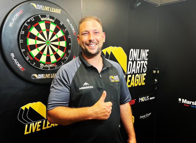 Graham Hall hits nine-dart finish during German Darts Grand Prix Tour ...
