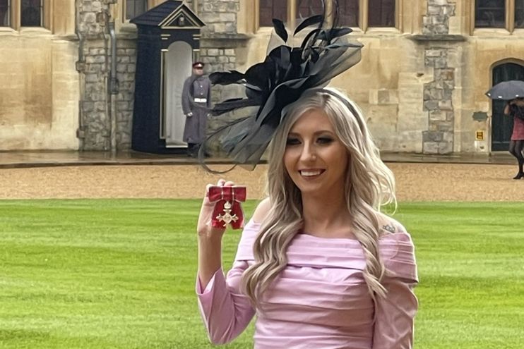 Fallon Sherrock picks up MBE from Prince William: ''Never been so ...