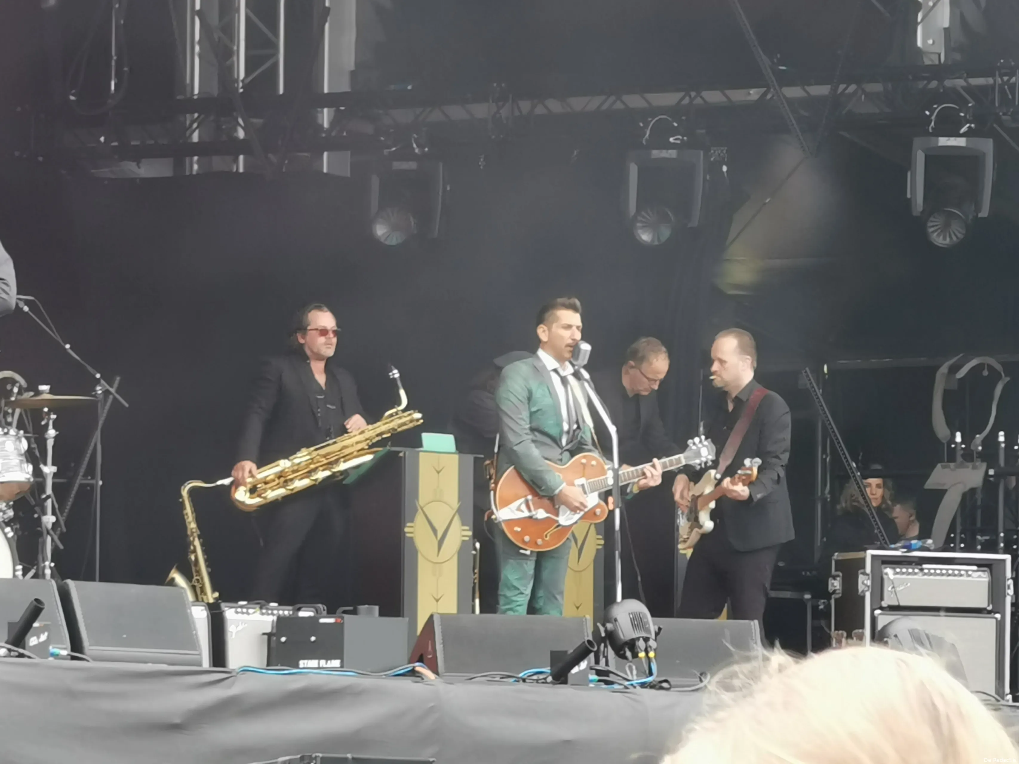 'Roller Coaster' van Danny Vera verdrijft Queen van de eerste plek in ...