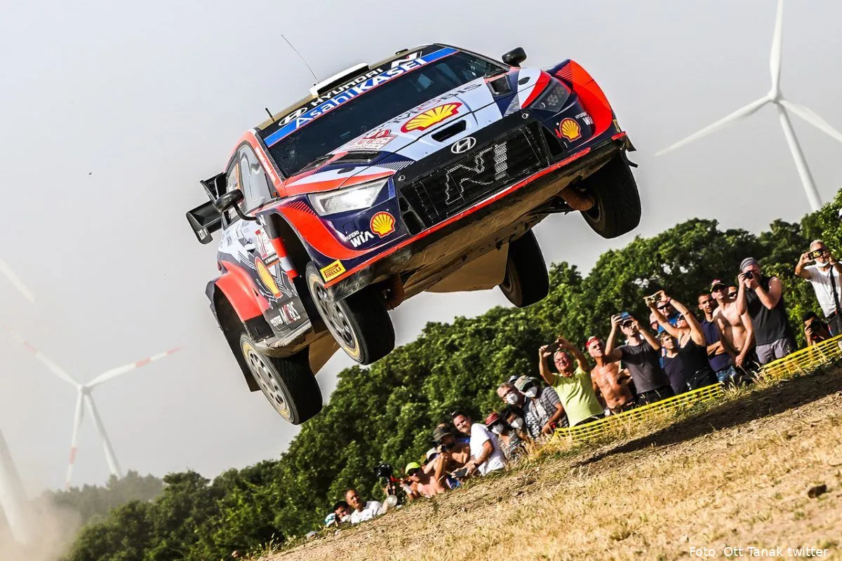 WRC | Rally Sardegna day-2: Ott Tanak prende il largo con Hyundai