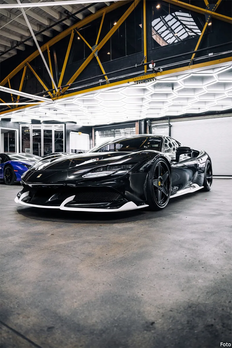 Deze gruwelijke Ferrari SF90 Stradale bodykit van 1016 Industries is ...