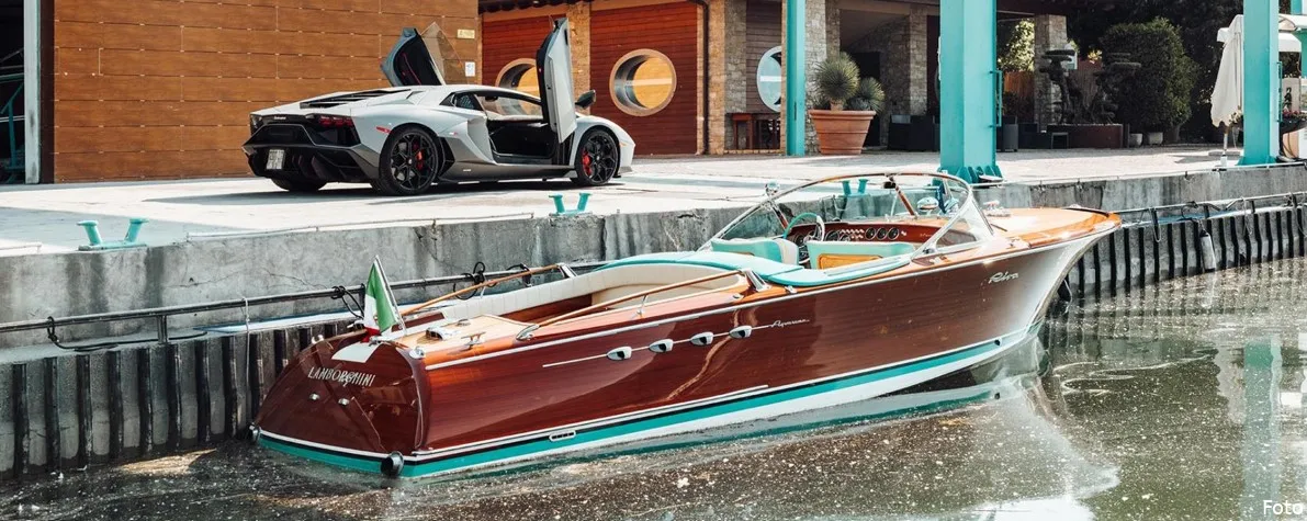 De onbetaalbare Lamborghini Riva Aquarama is het huis van twee V12's