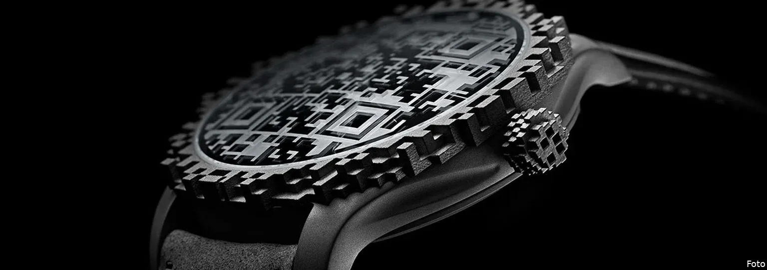 Een peperduur horloge met een QR-code leidt je naar de metaverse