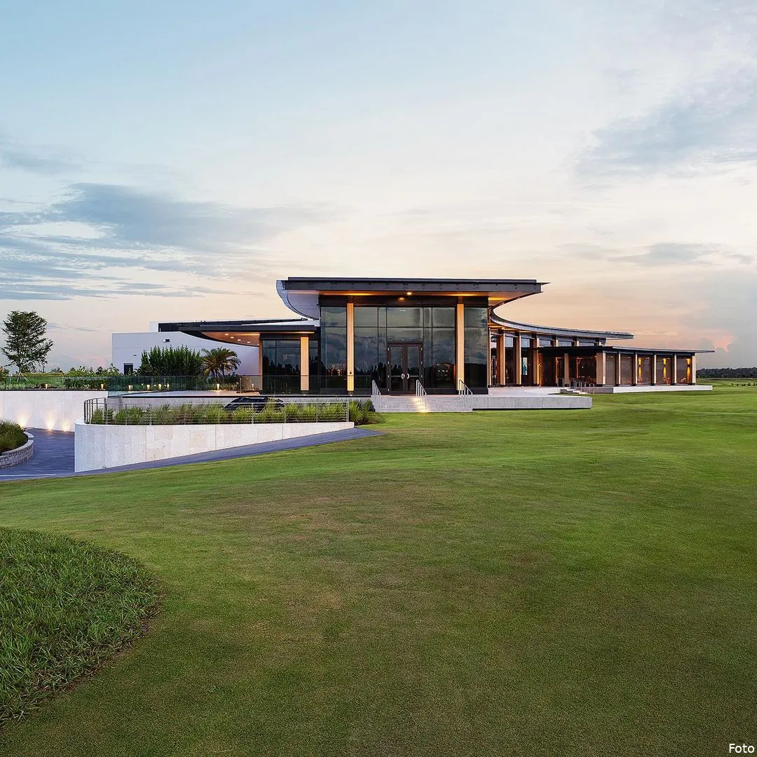 Op Michael Jordan's 'Grove XXIII' Privé golfbaan brengen drones je drankjes