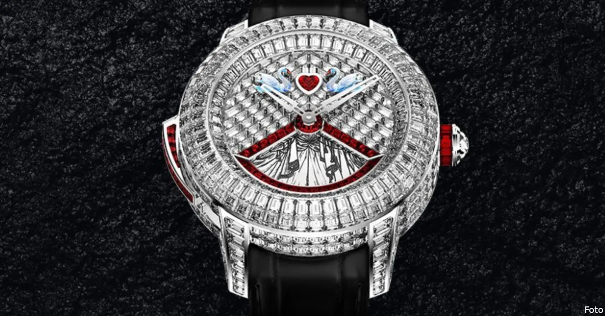 McGregor's horloge kost 2 miljoen en heeft een erotische verrassing