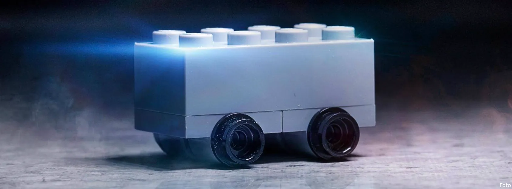 LEGO bespot Elon Musk en Tesla en komt met hun eigen onbreekbare truck