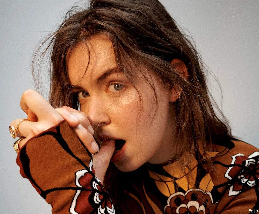 Démira laat je verlangen naar een avond in zweterige poptempels