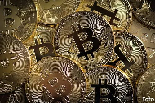 Wie is Satoshi Nakamoto? De anonieme uitvinder van Bitcoin