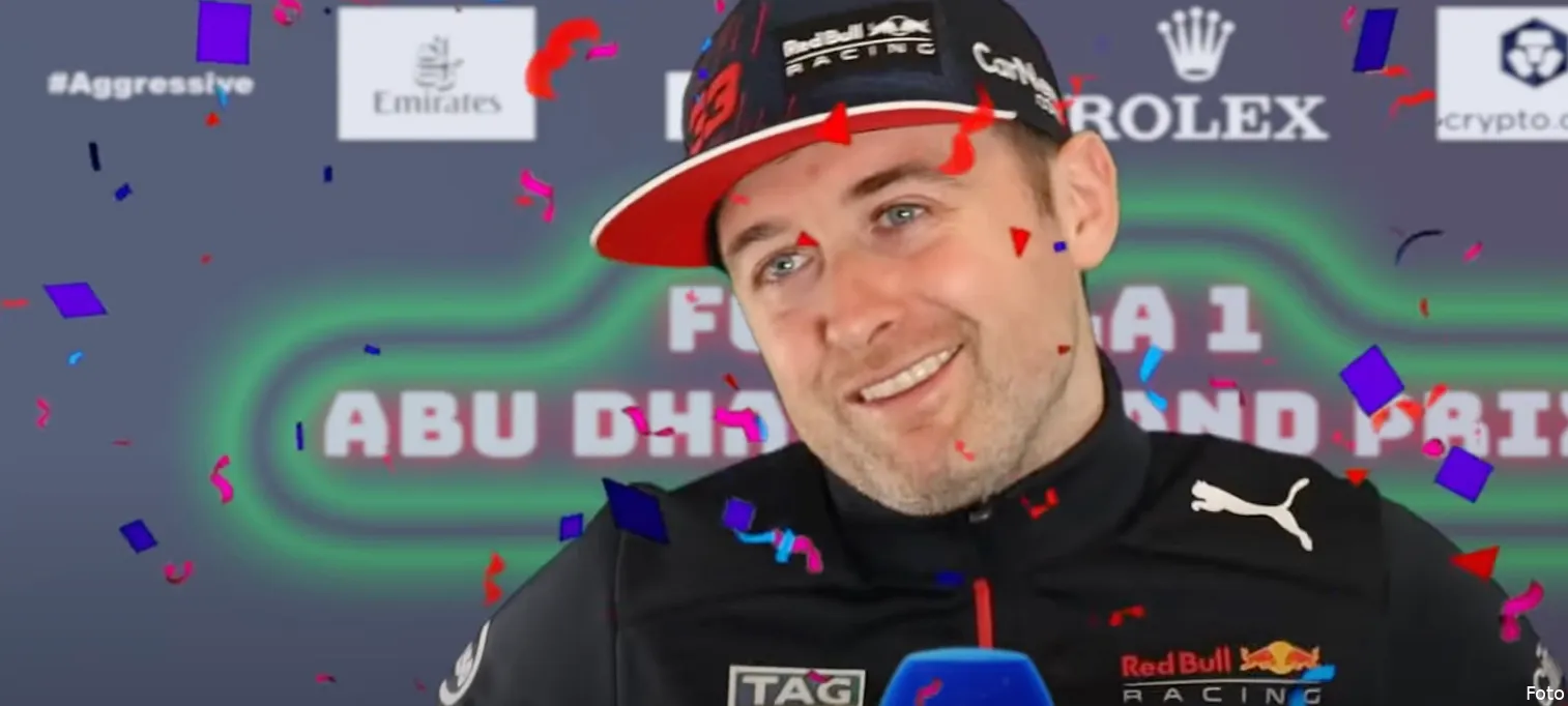 Comedian Conor Moore doet op weergaloze wijze alle F1-coureurs na
