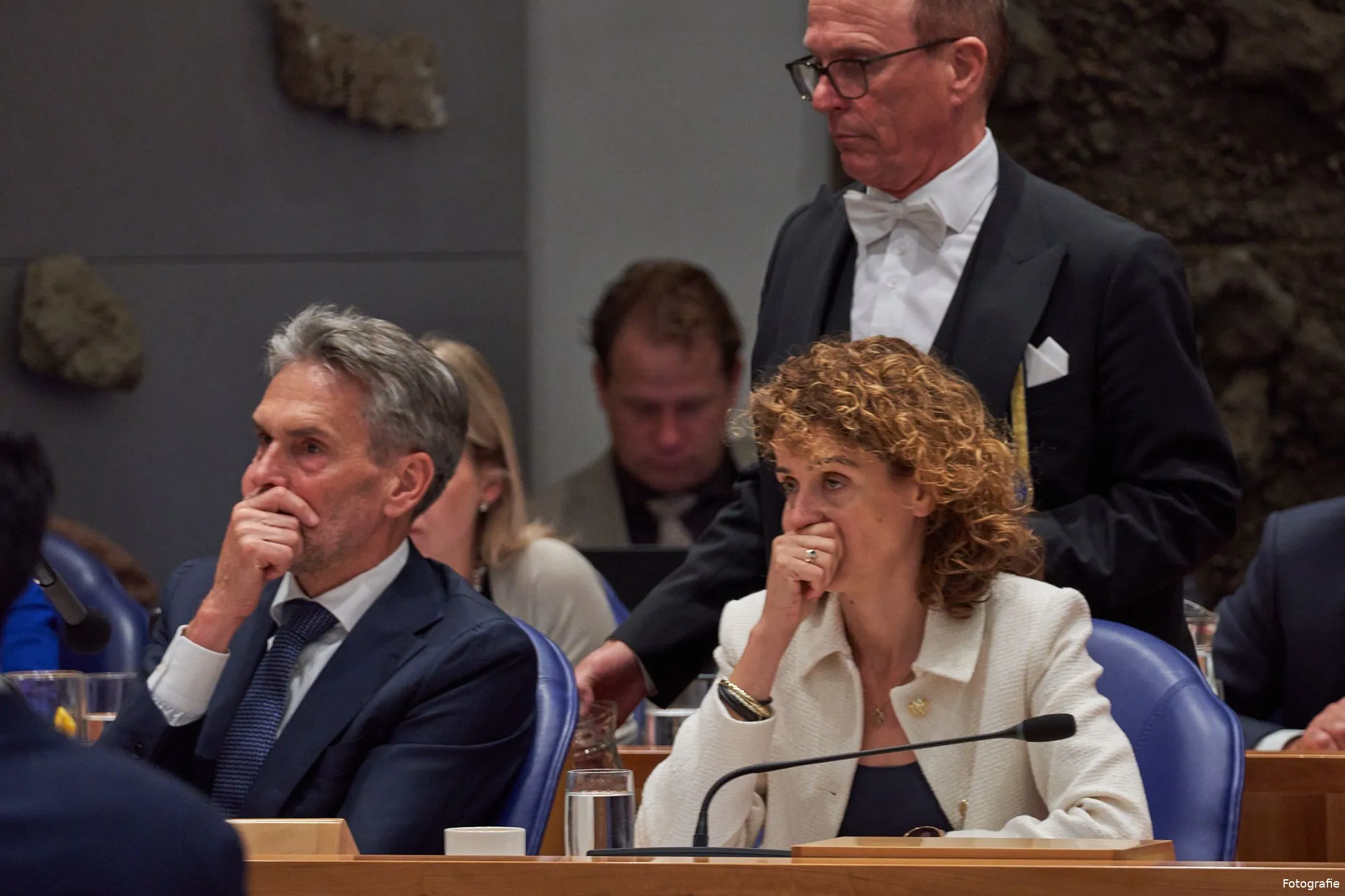 Het stroomnet zit vol: Minister Sophie Hermans (VVD) gaat ons 'redden ...