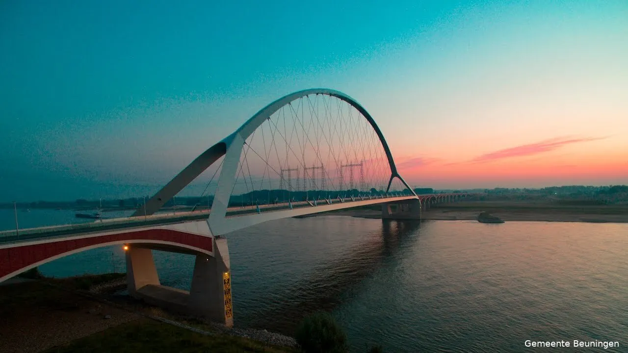 Sunset March op de Oversteek