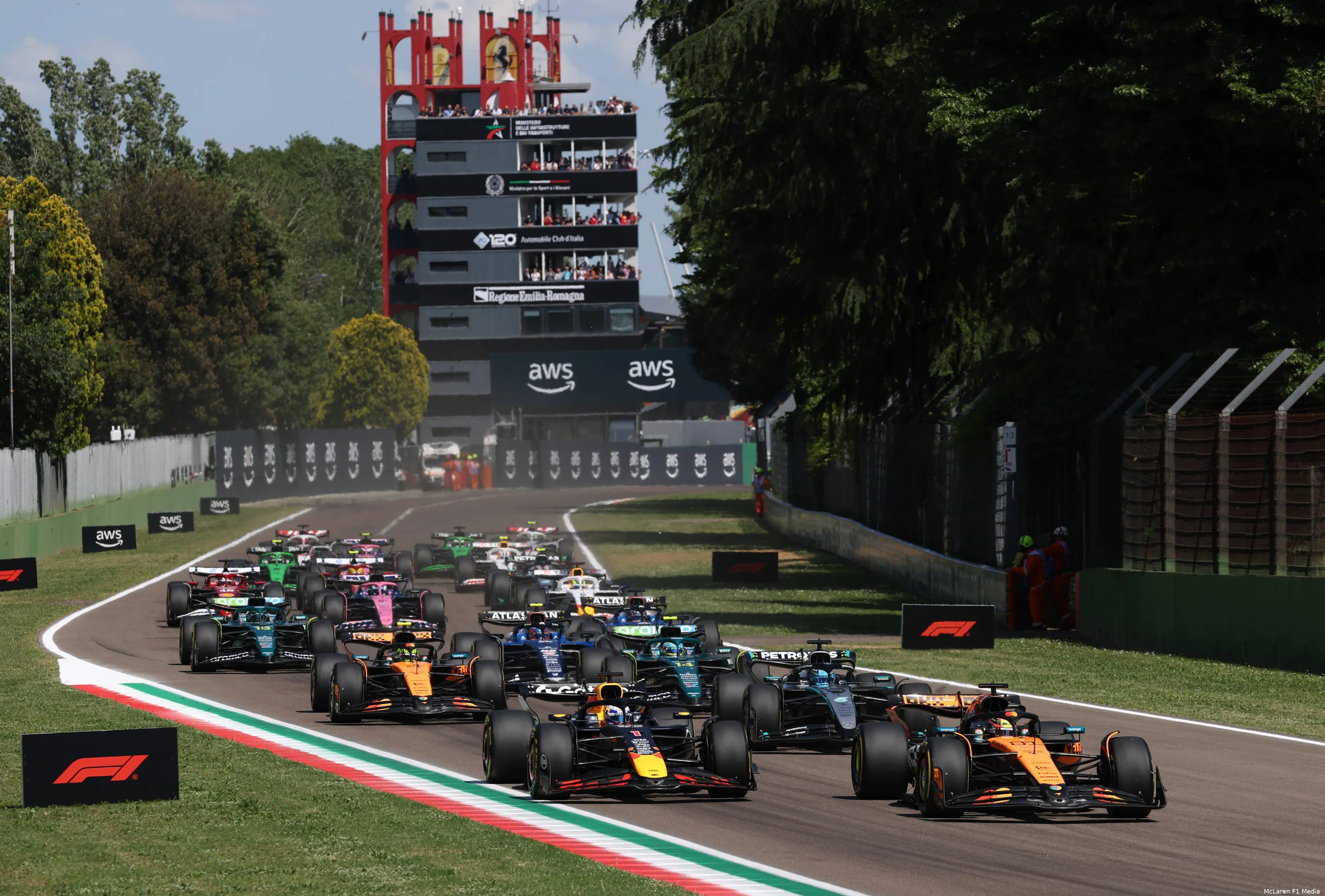 Formule 1 en FIA onthullen nieuwe F1-kalender voor 2026, Nederland ...